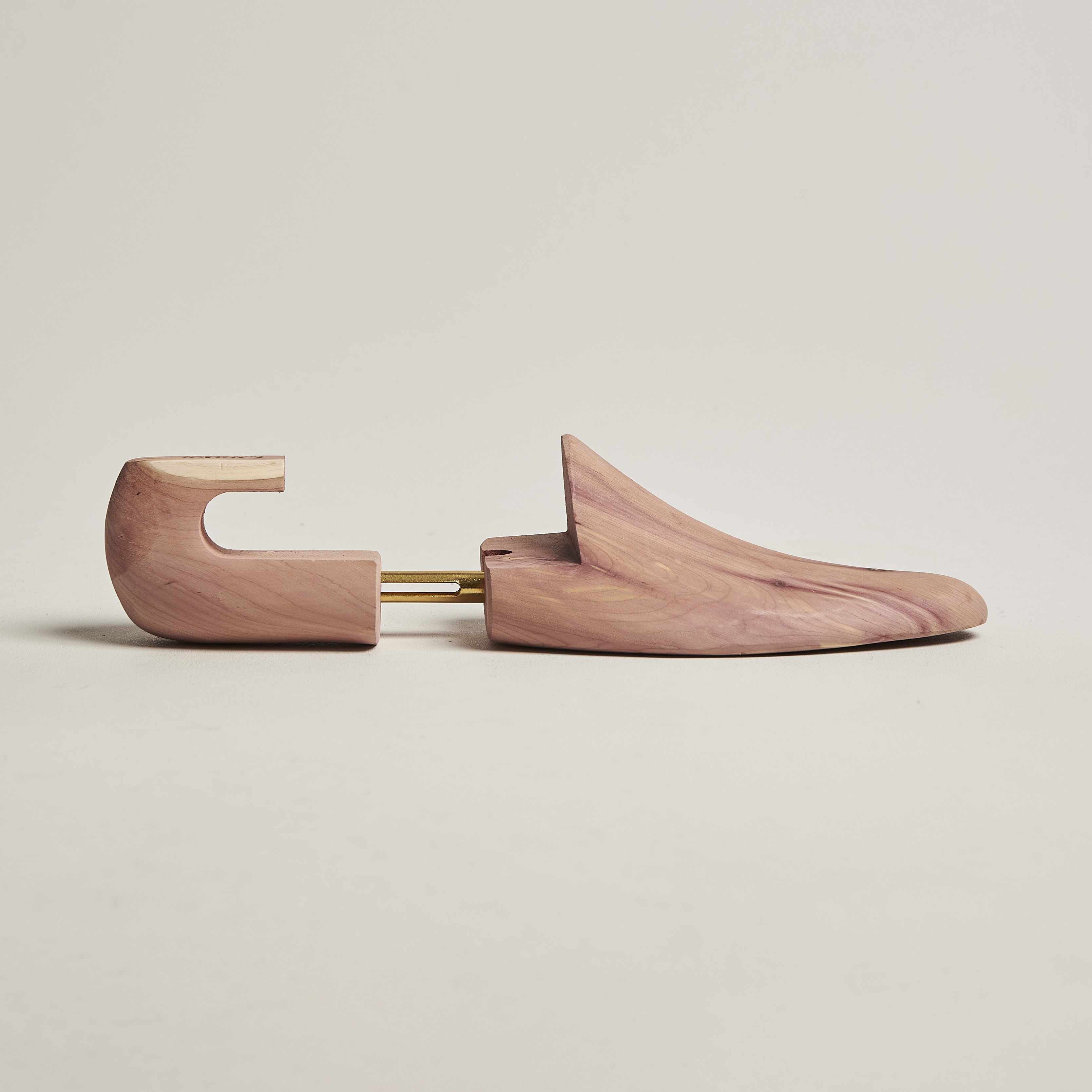 Loake 1880 Cedar Wood Shoe Tree bei Care of Carl