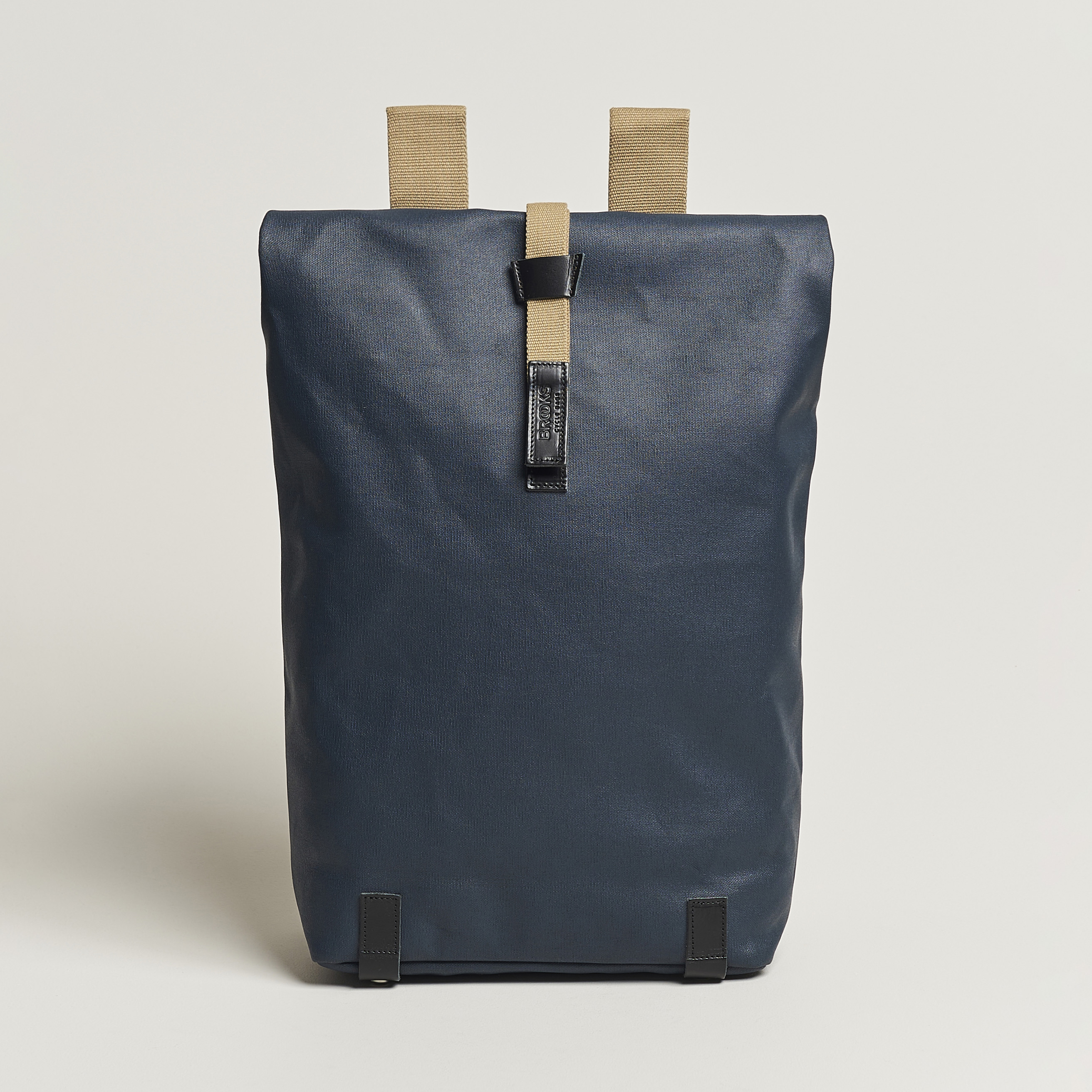 Brooks England Pickwick Cotton Canvas 26L Backpack Dark Blue/Black bei Care