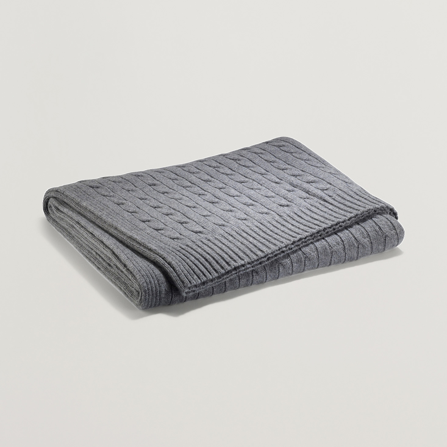 Ralph Lauren Home Cable Knitted Cashmere Throw Heather Grey bei Care of Car