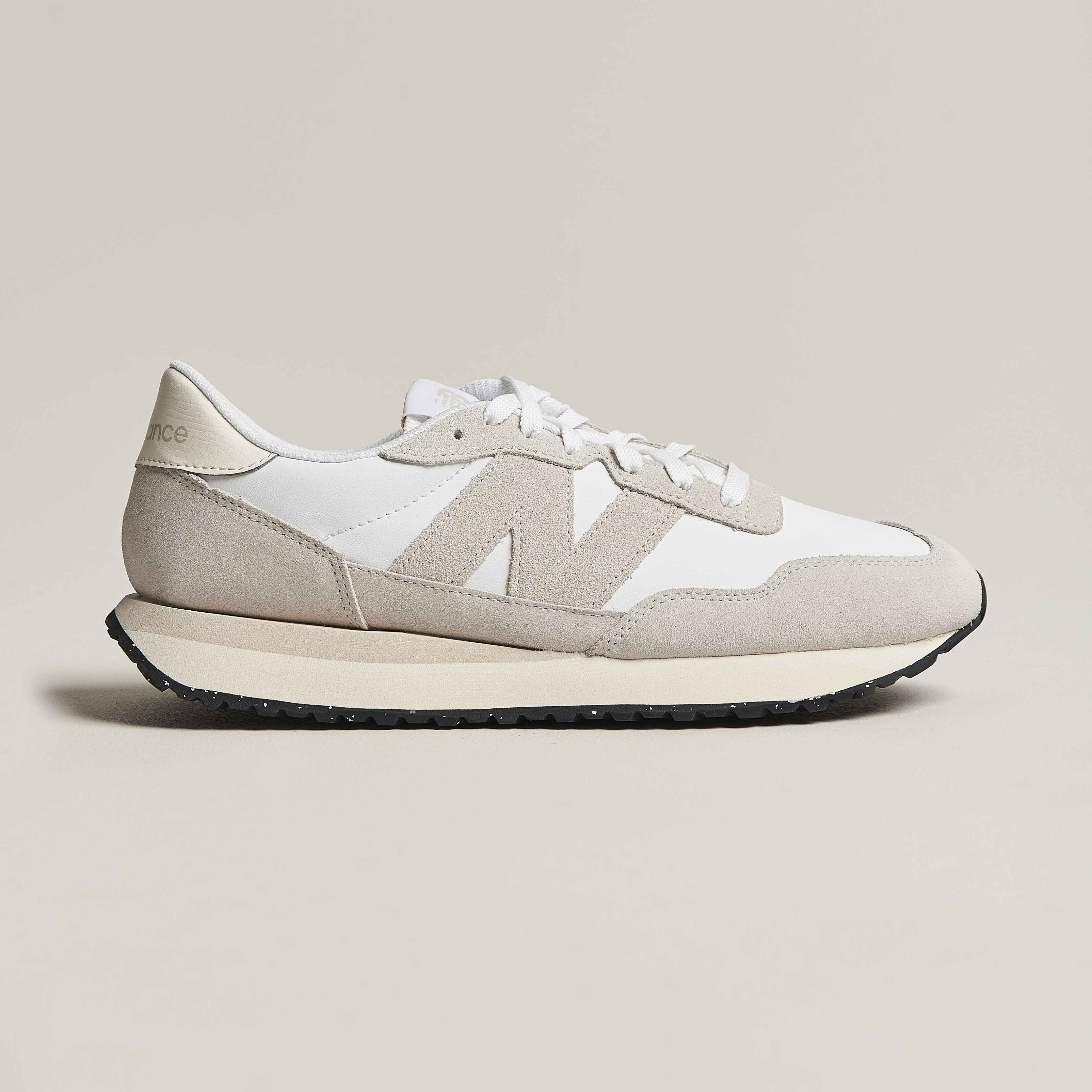 New Balance 237 Sneakers Sea Salt bei Care of Carl