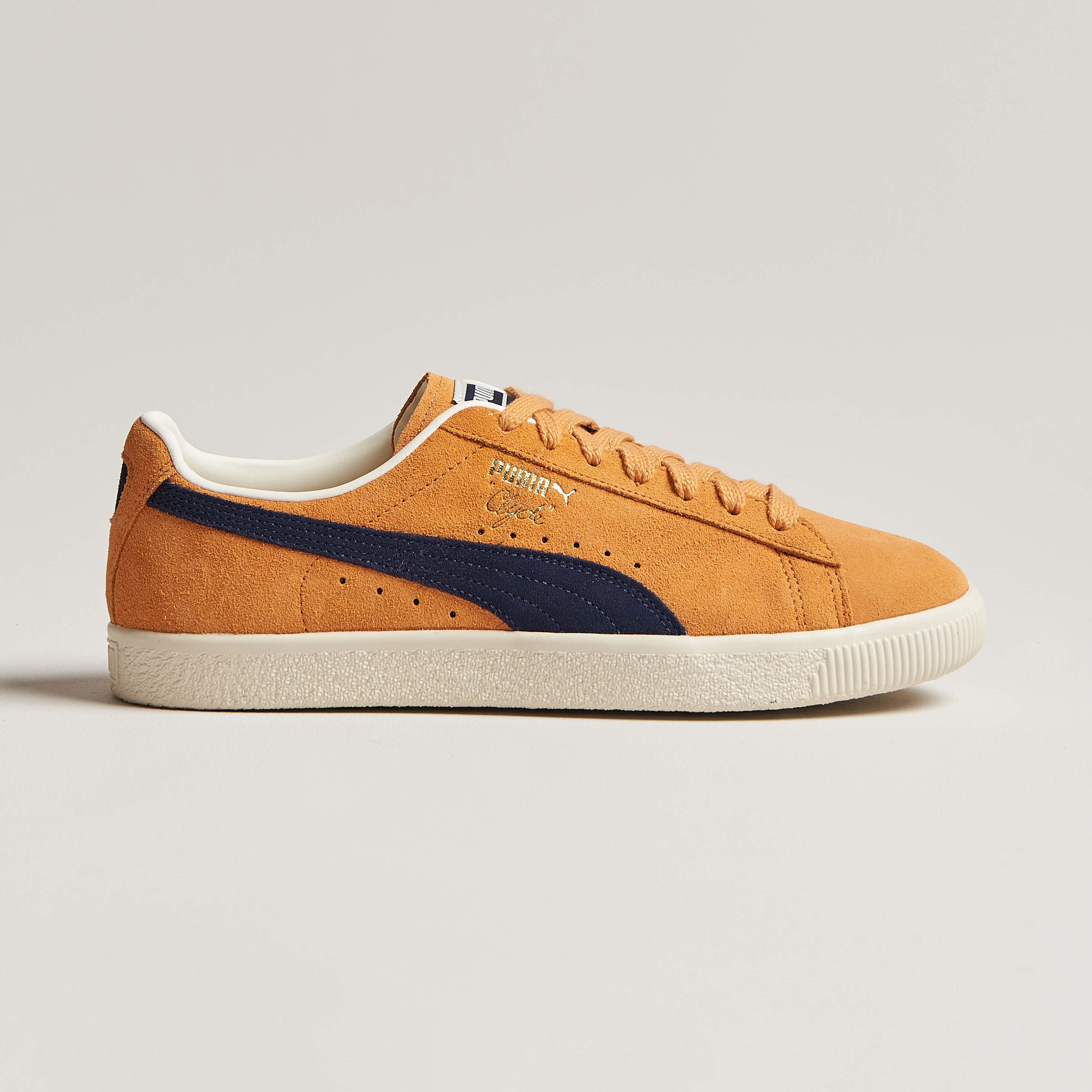 Puma Clyde OG Suede Sneaker Clementine/Navy bei Care of Carl