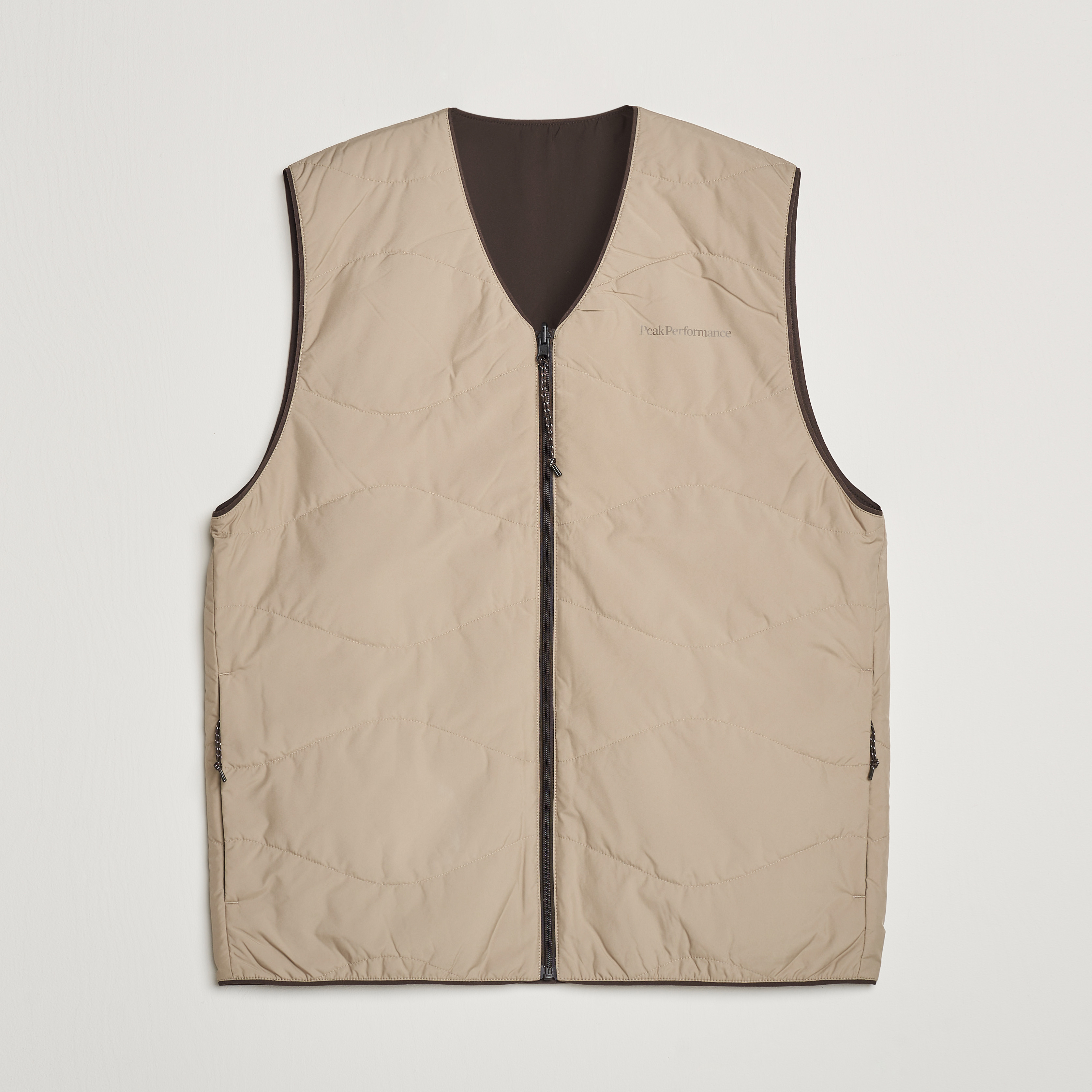 Peak Performance Insulated Reversable Vest Avid Beige bei Care of Carl