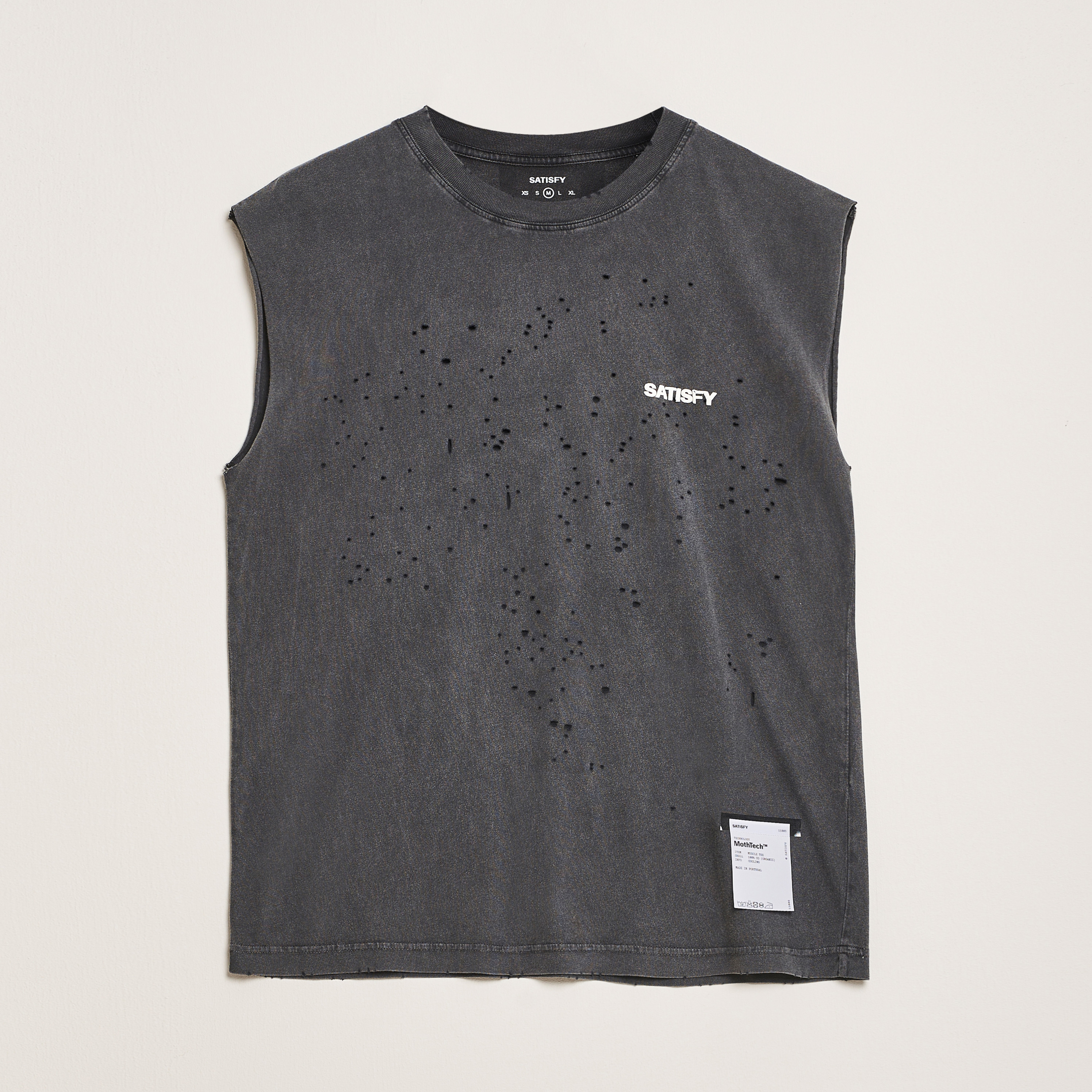 Satisfy MothTech Muscle Tee Aged Black bei Care of Carl