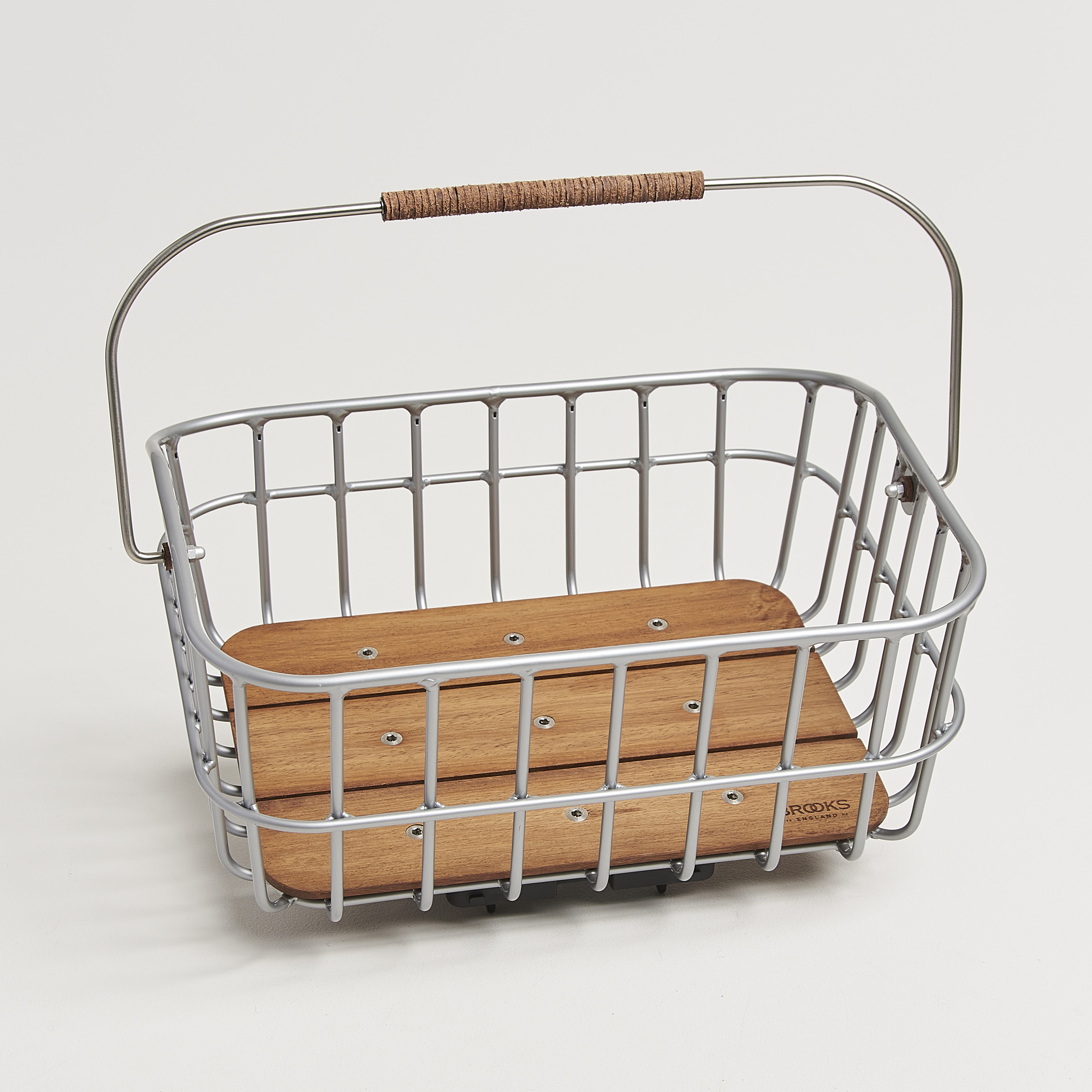 Brooks England Peckham Low Basket Silver bei Care of Carl