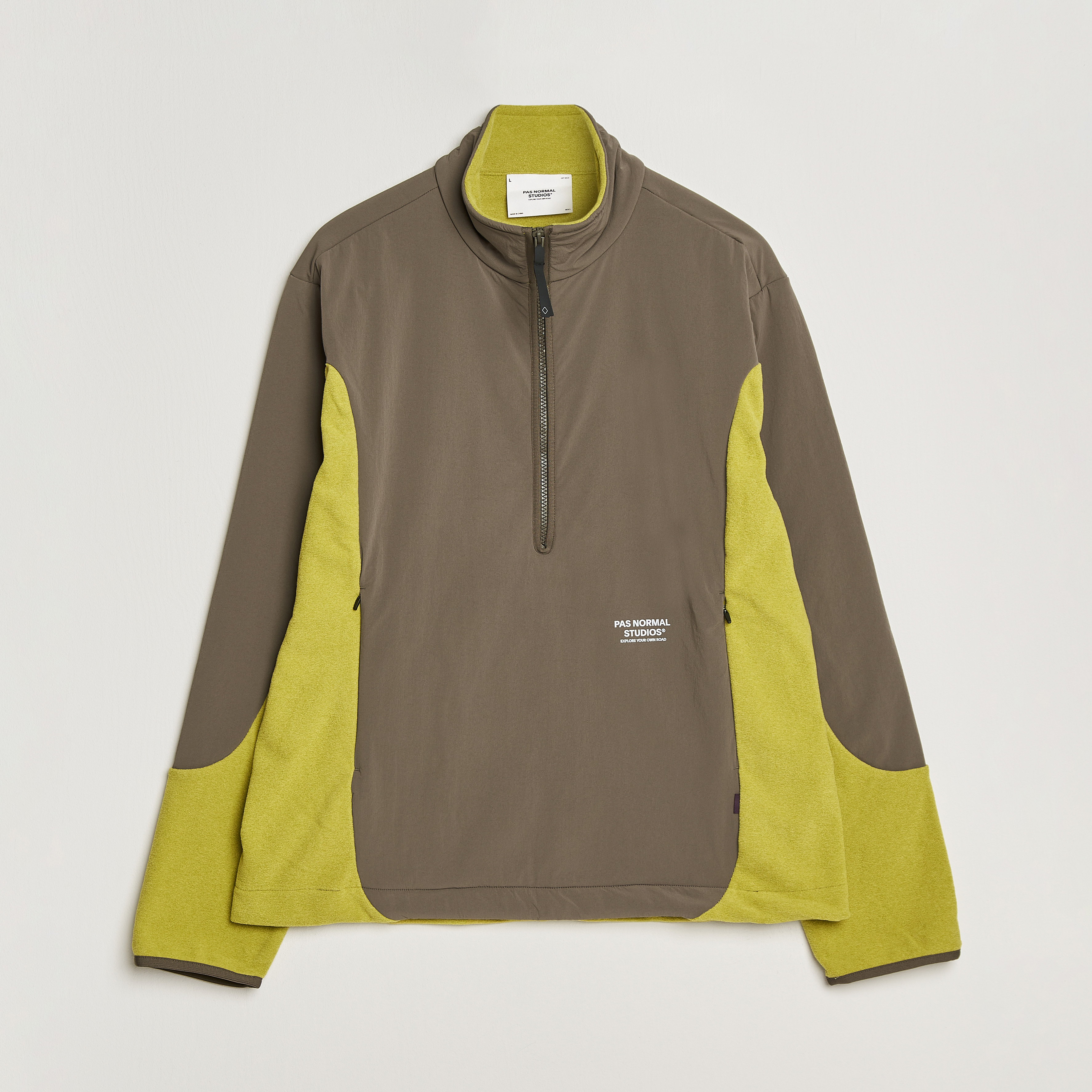 Pas Normal Studios Off Race Light Fleece Half Zip Moss Green bei Care of Ca